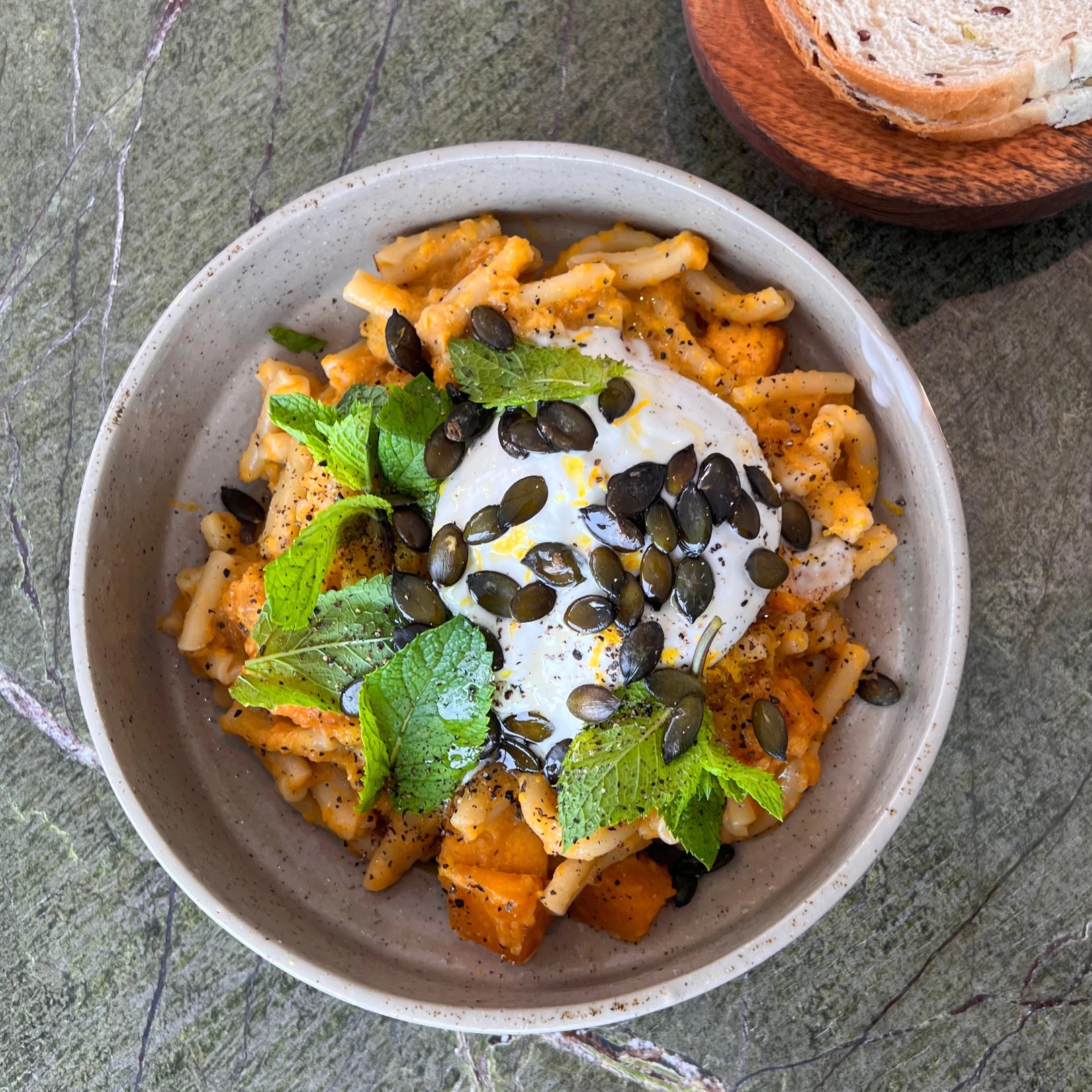 Makaronai su ypatingu moliūgų padažu | Malsena